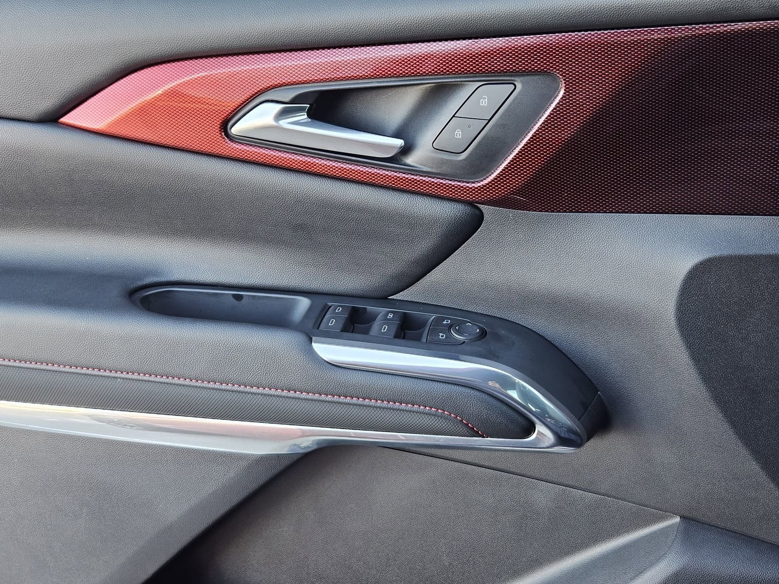 2025 Chevrolet Traverse Z71 Terrell TX | Platinum Ford 1GNEVJRS7SJ249644